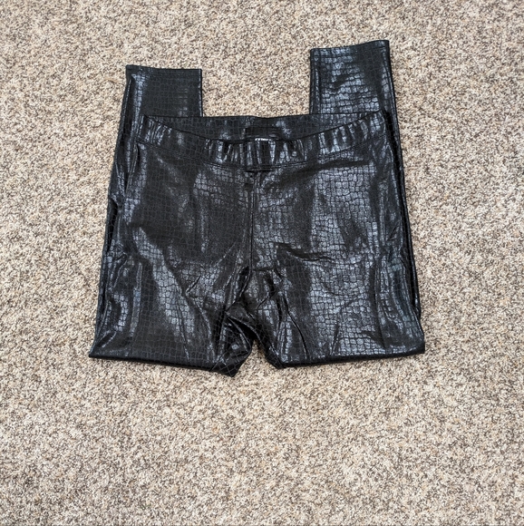 Express | Pants & Jumpsuits | Faux Gator Leggings Sz L New Black ...